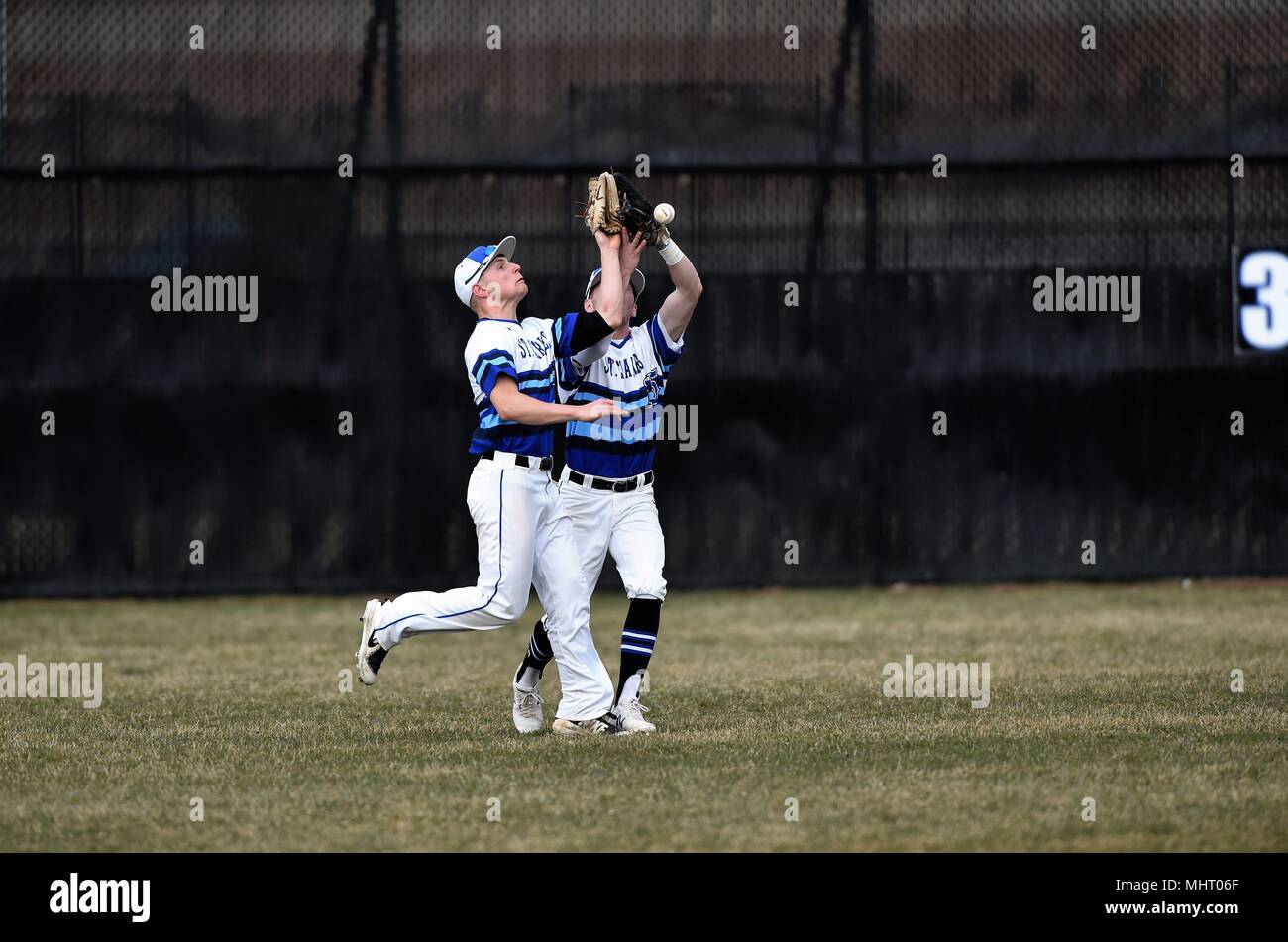 Center fielder hi-res stock photography and images - Alamy