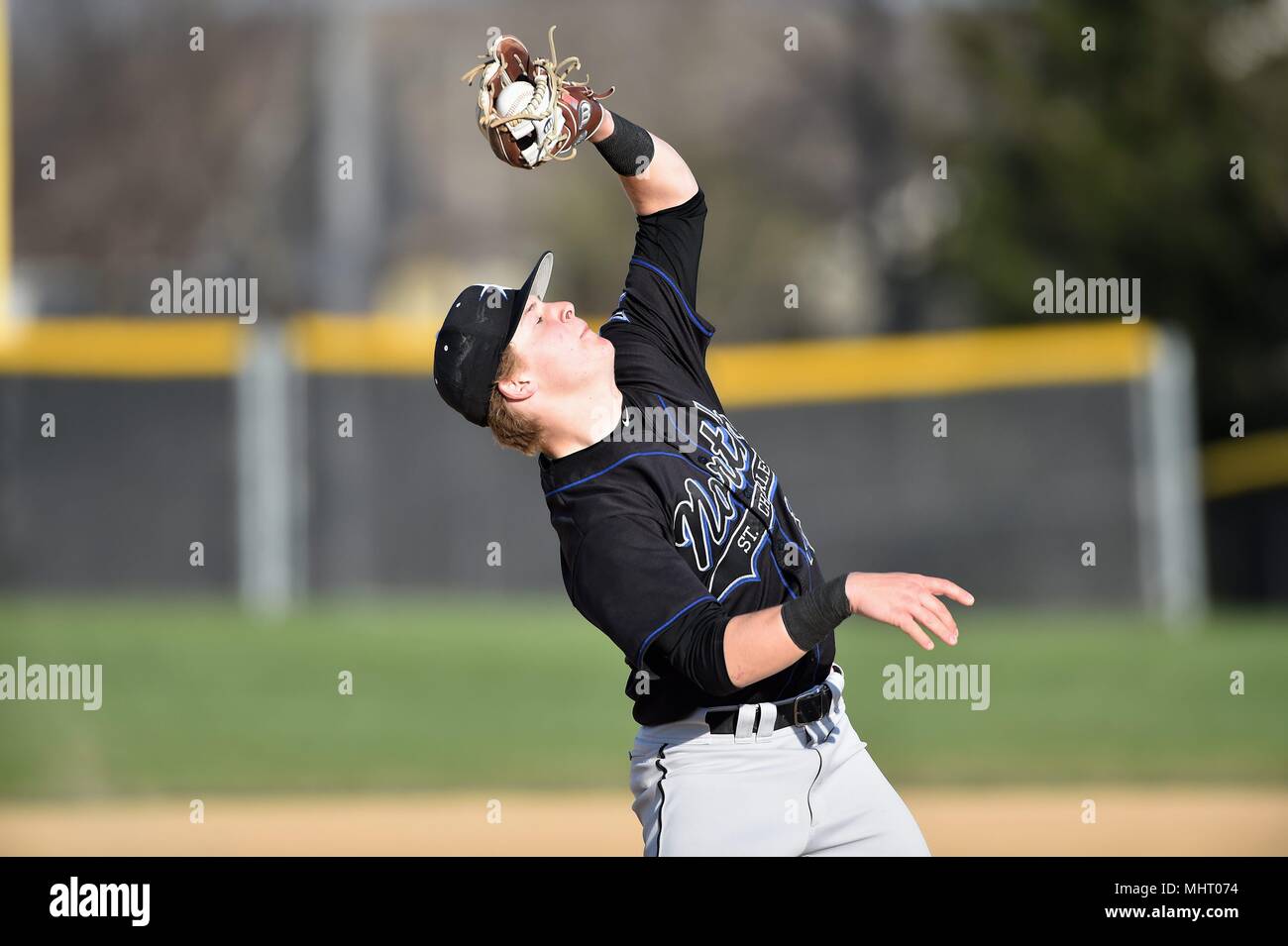 Third baseman hi-res stock photography and images - Alamy