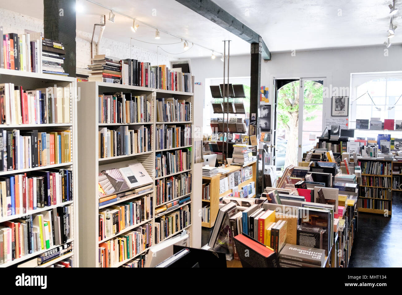 Bookshop san hi-res stock photography and images - Alamy