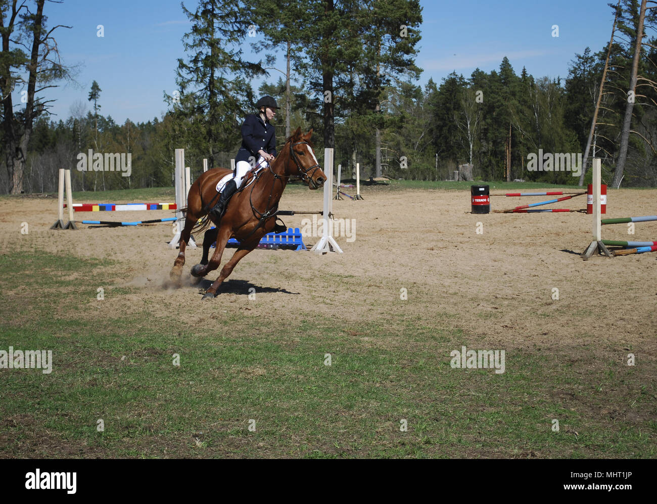 Man jumping over barrier hi-res stock photography and images - Alamy