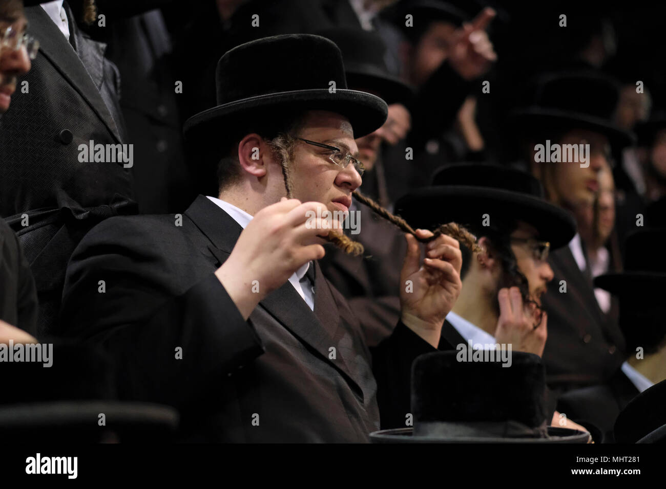 Jewish sideburns hi-res stock photography and images - Alamy