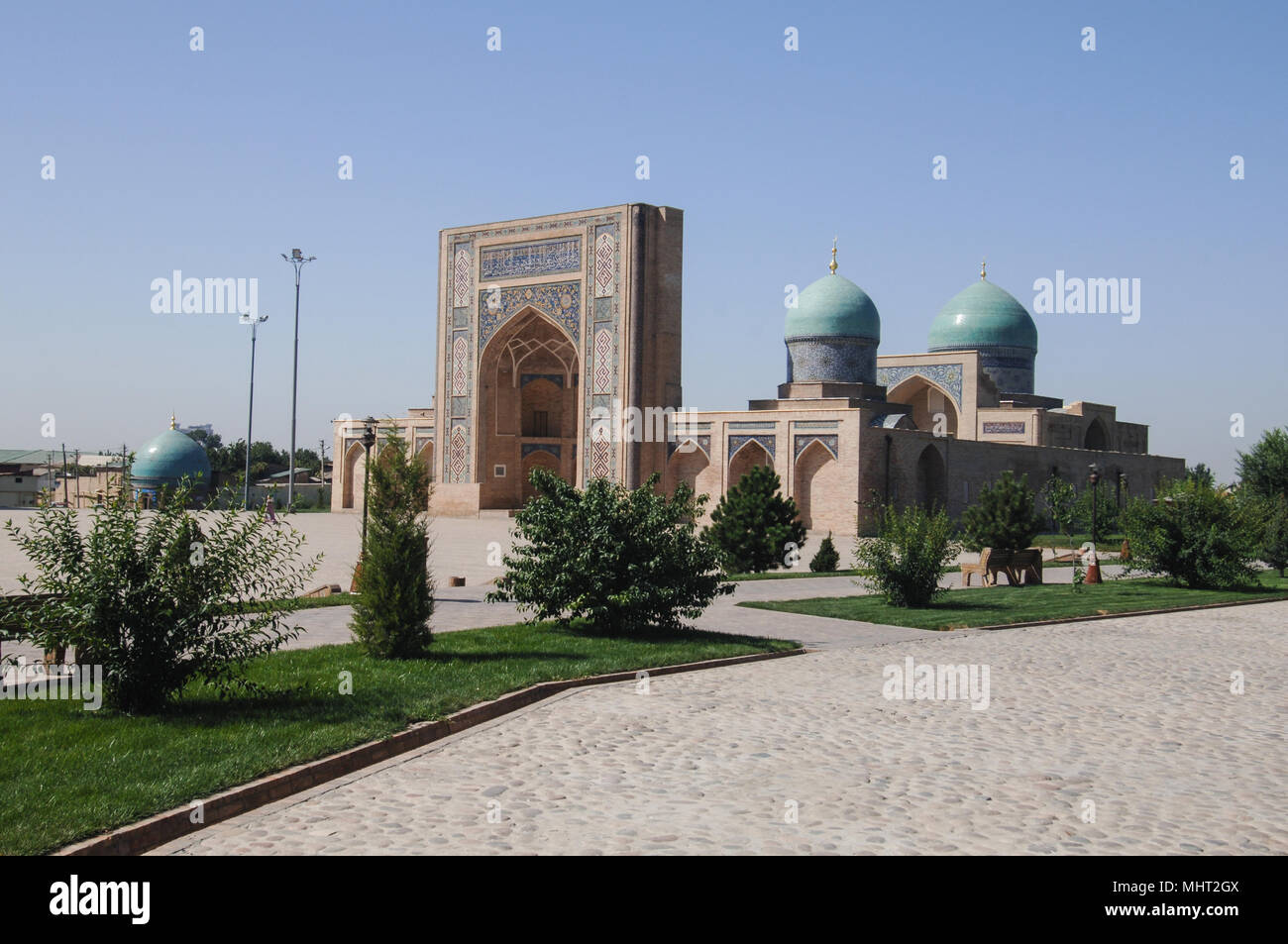 External review of restored architecture of ancient buildings in ...