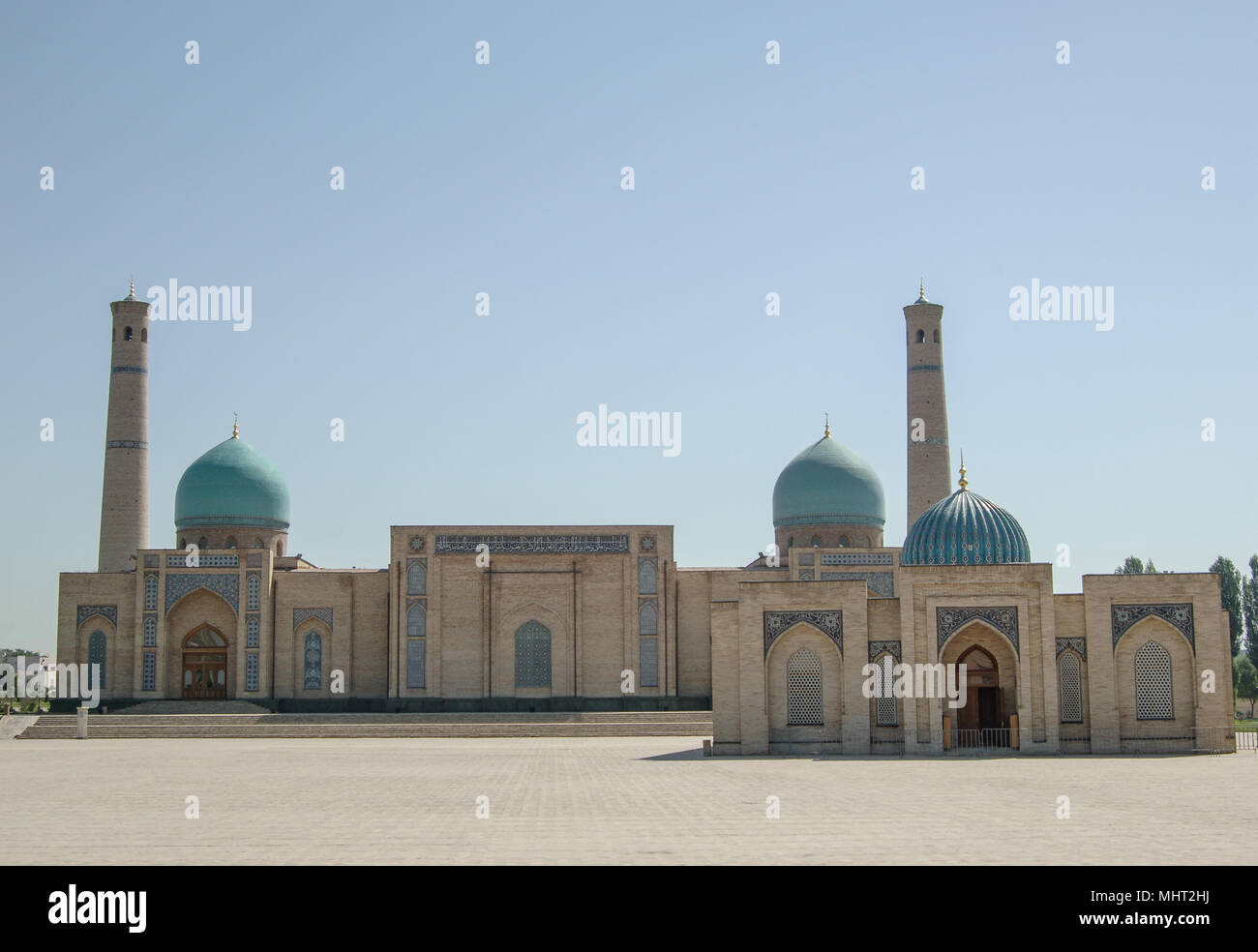 External review of restored architecture of ancient buildings in ...