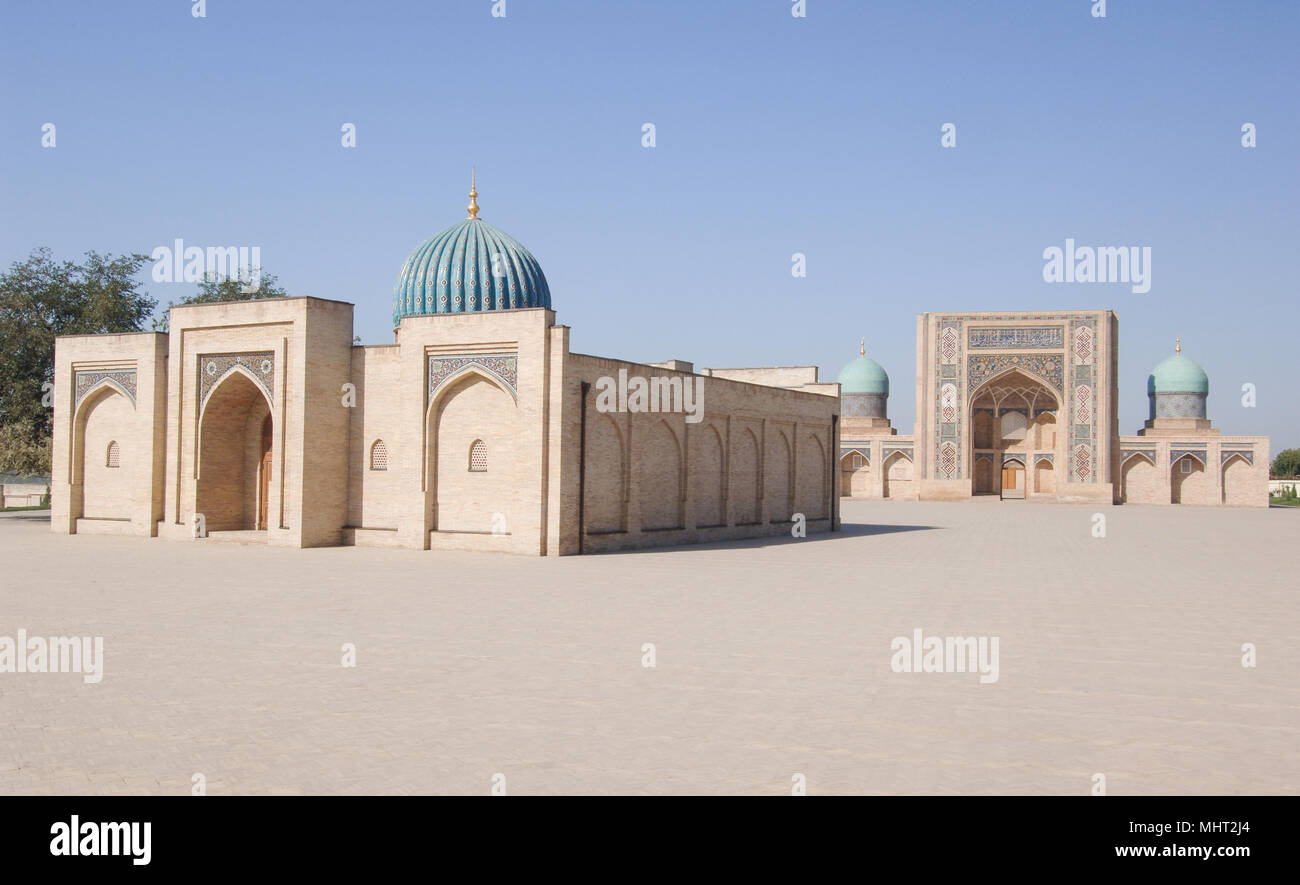 External review of restored architecture of ancient buildings in ...