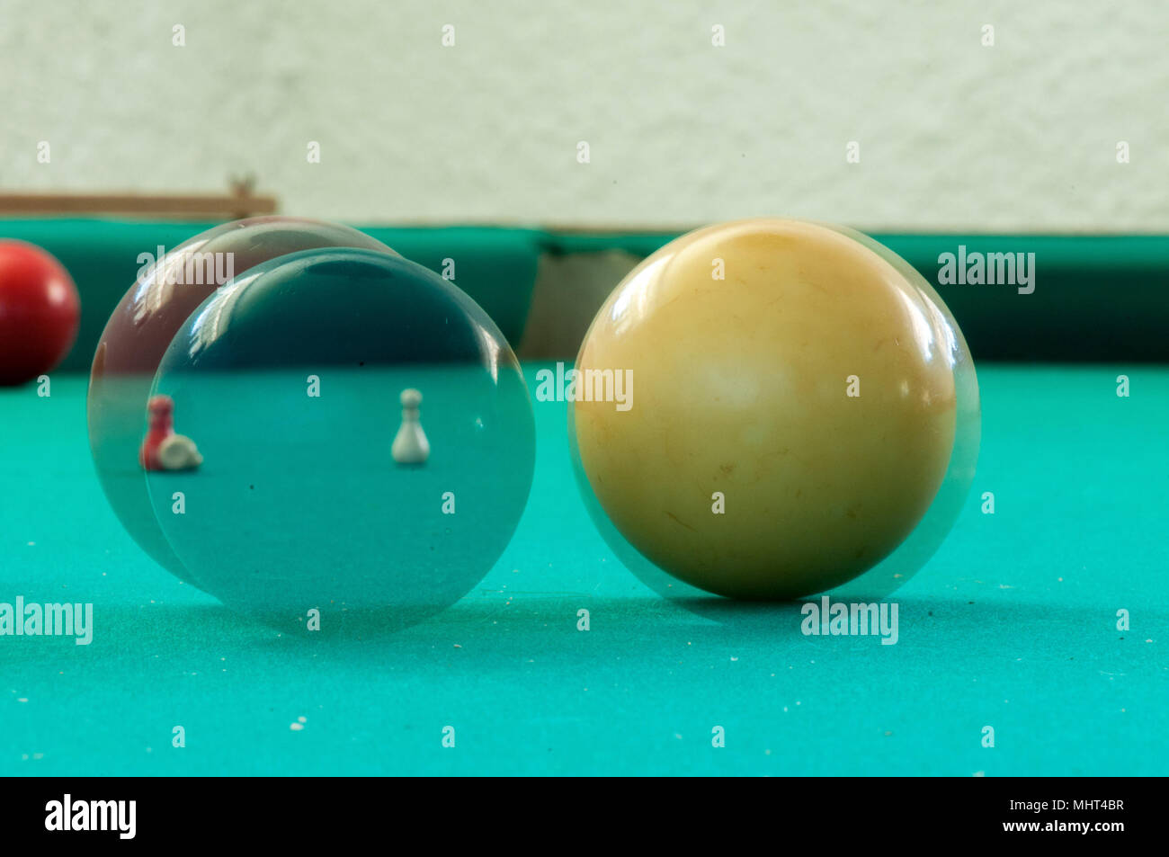 Balls on pool table moving hi-res stock photography and images - Alamy