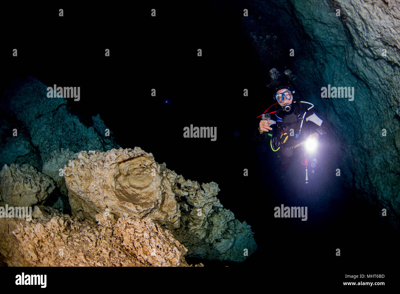 cenotes cave diving in the pit in mexico Stock Photo - Alamy