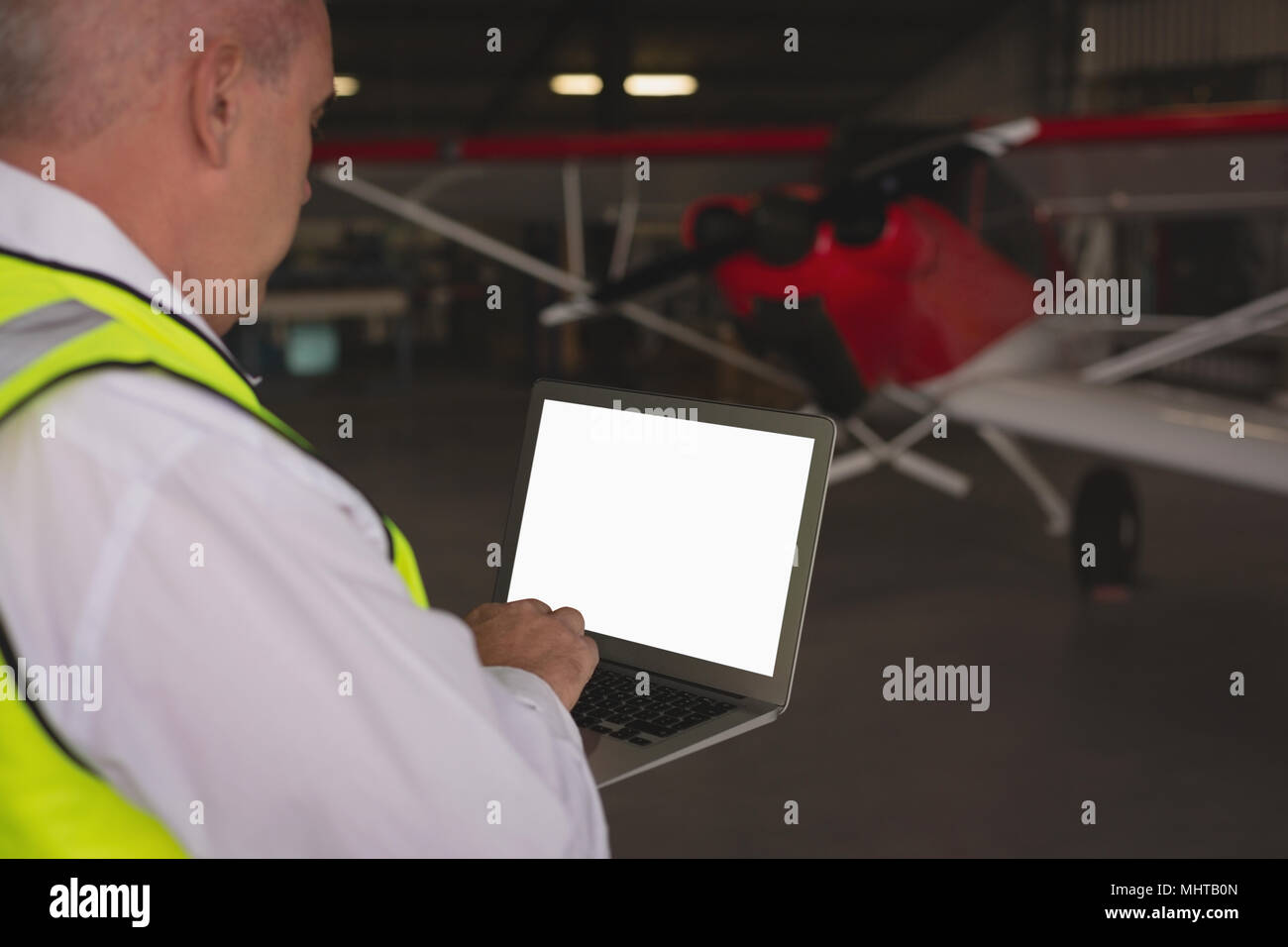 Crew member hi-res stock photography and images - Alamy