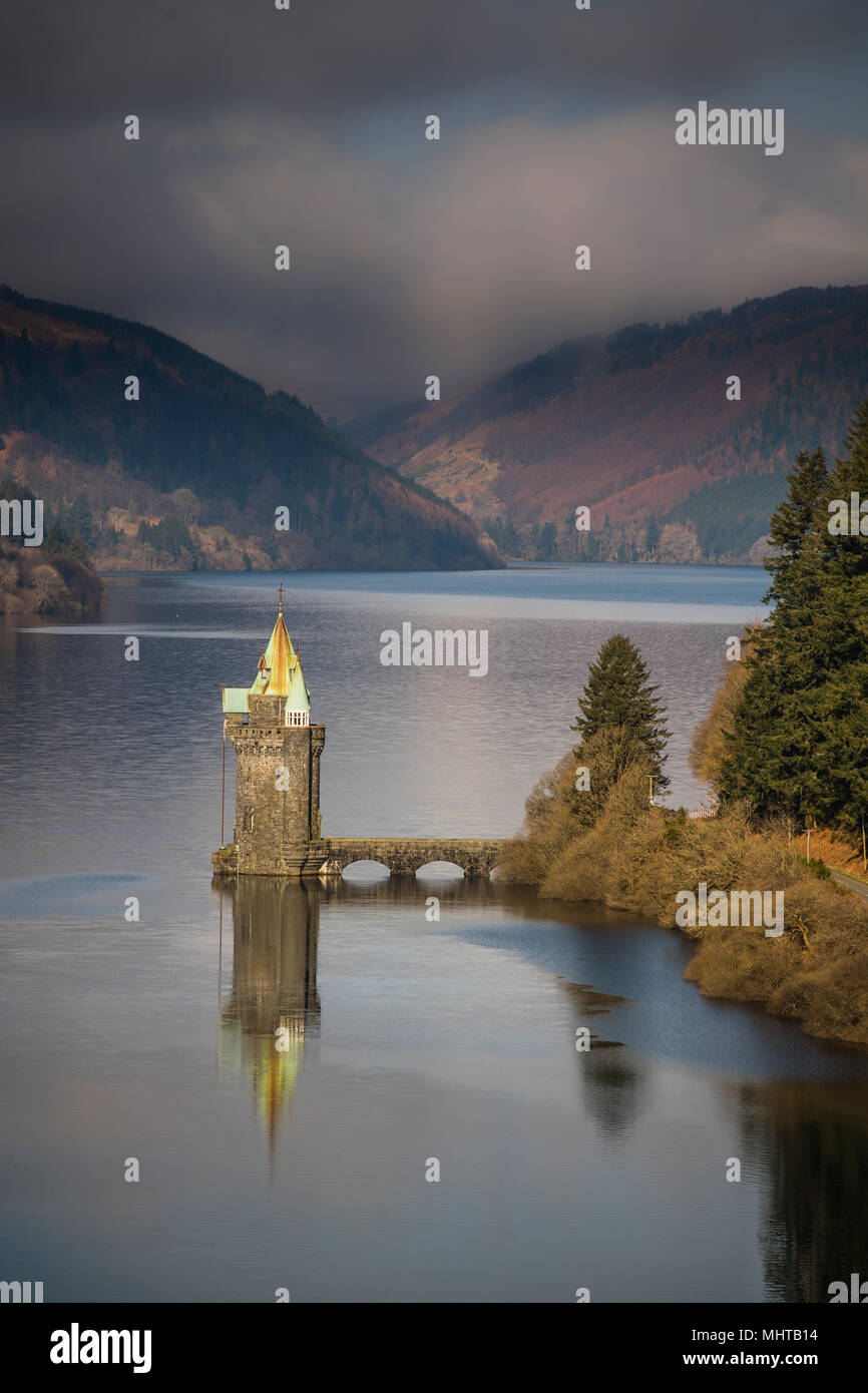 Straining tower at lake vyrnwy hi-res stock photography and images - Alamy