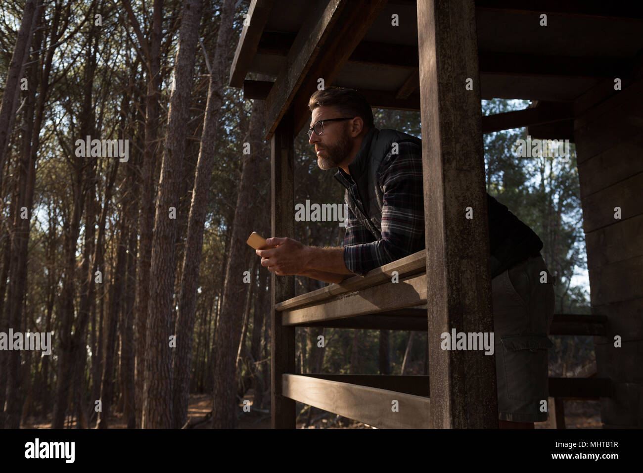 Outdoors man cabin hi-res stock photography and images - Alamy