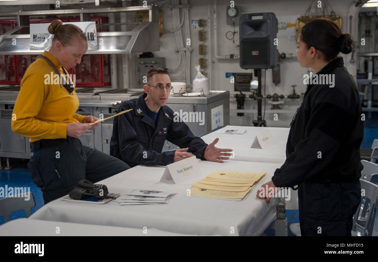 (March 24, 2018) Aviation Boatswain's Mate (Handling) 1st Class Angela ...