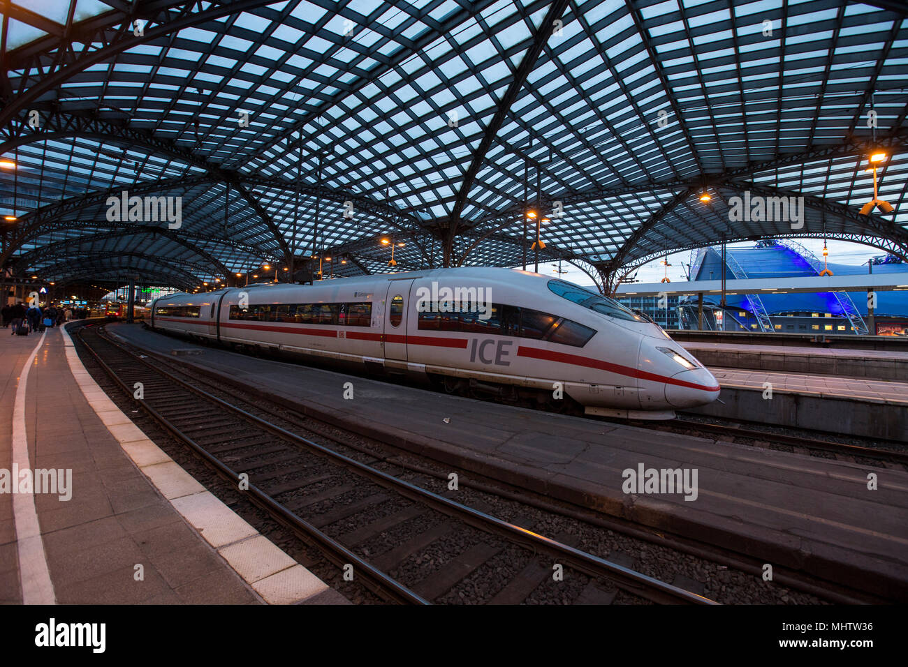 Cologne Central Railway Station in Cologne, Northrhine-Westfalia ...