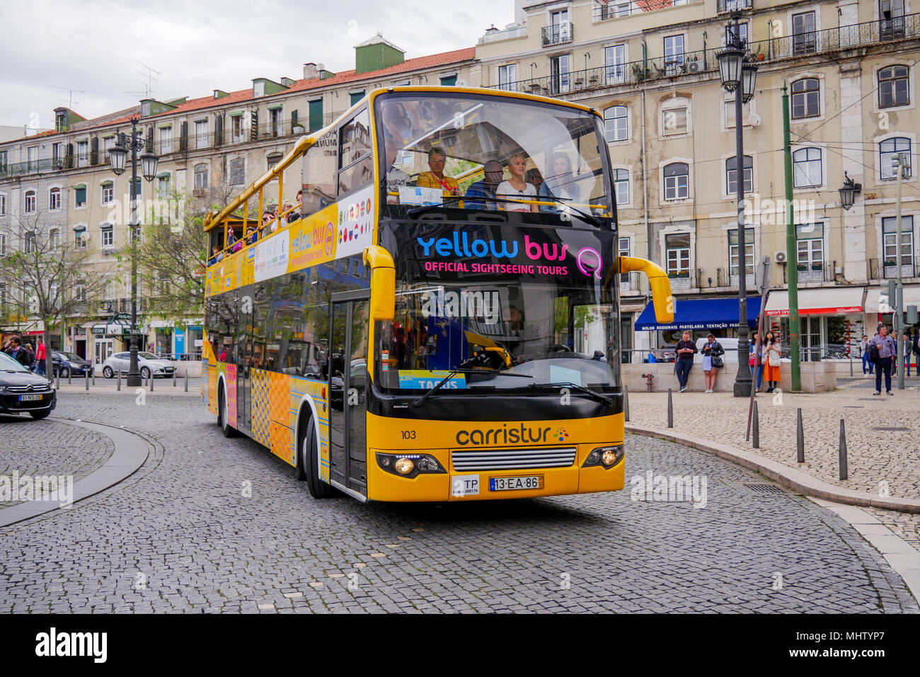 Bus lisbonne hi-res stock photography and images - Alamy