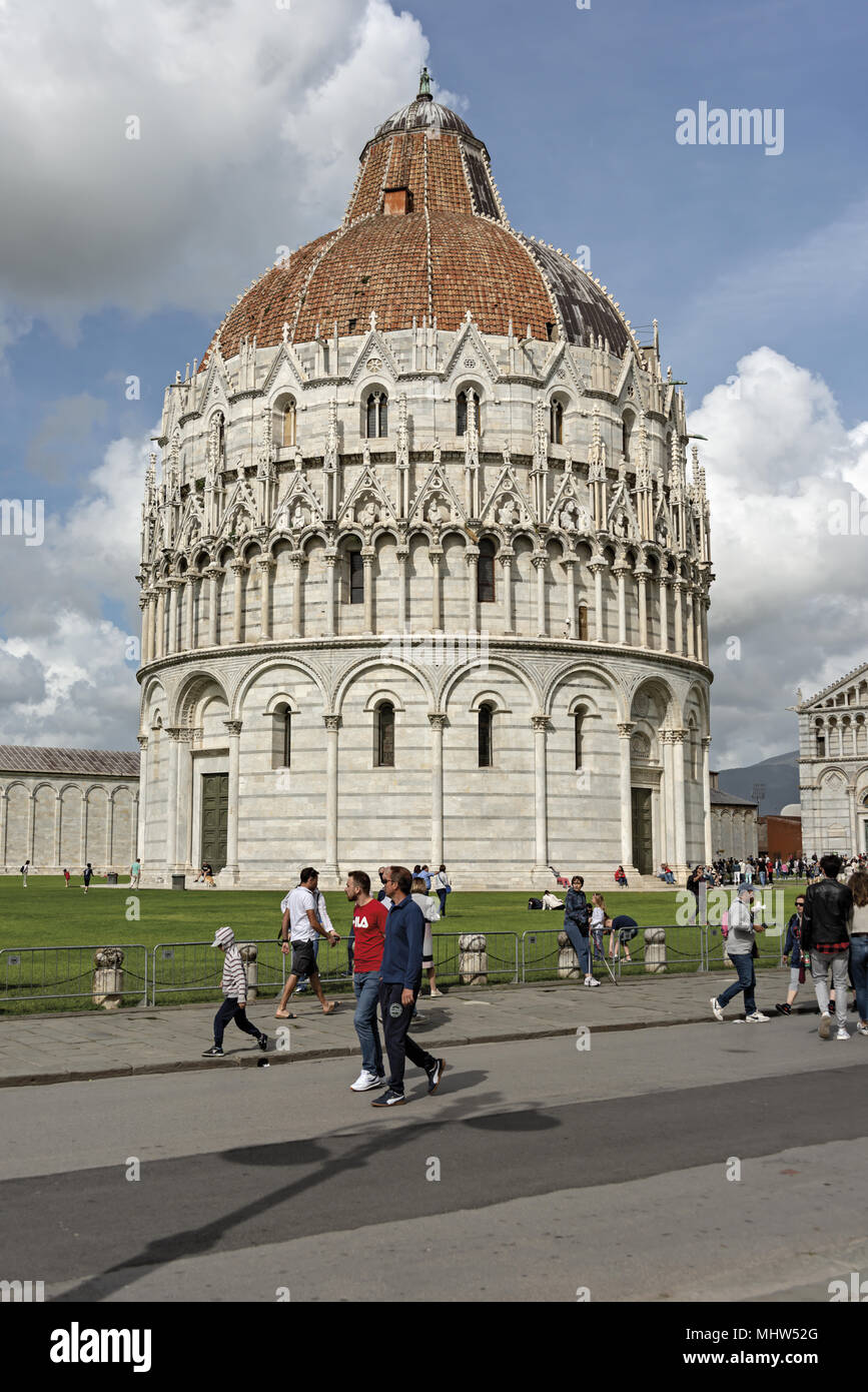 Italy Tuscany pisa piazza dei Miracoli Leaning tower 4 Stock Photo - Alamy