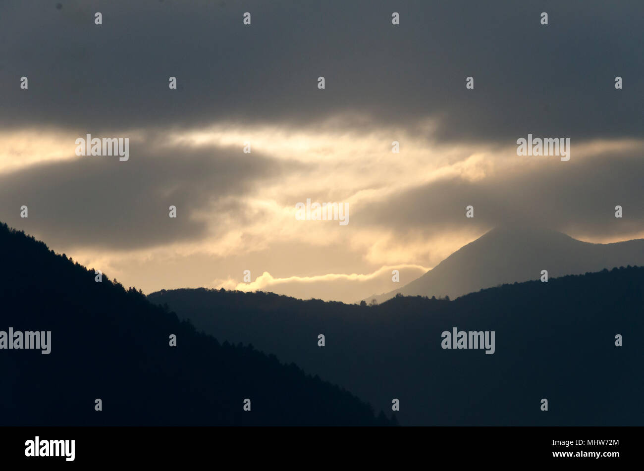 Bhutan landscape sunset hi-res stock photography and images - Alamy