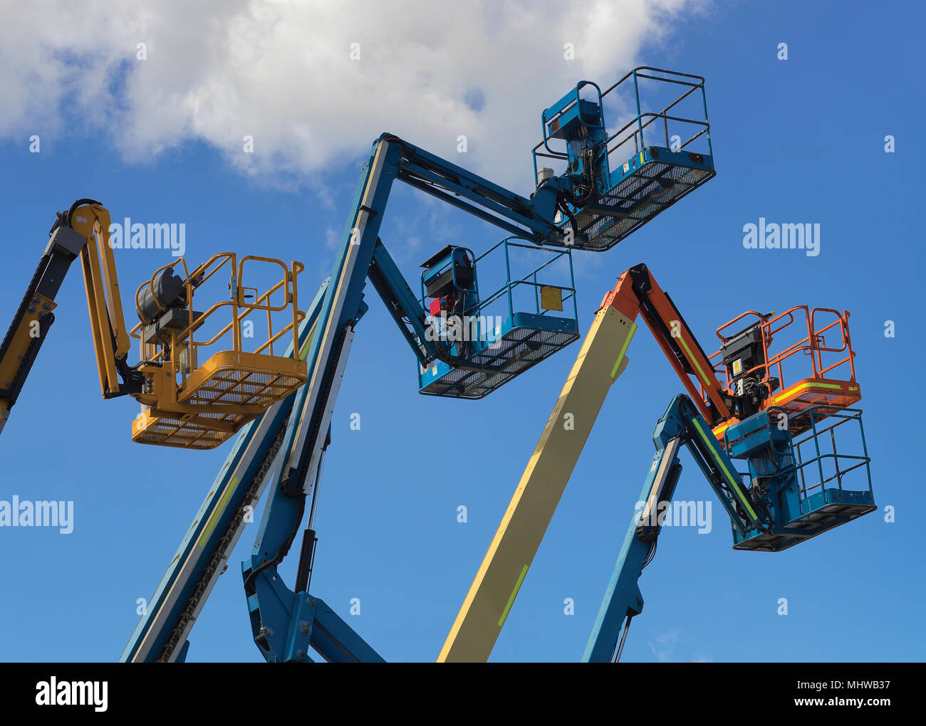 Cherry pickers and construction hi-res stock photography and images - Alamy