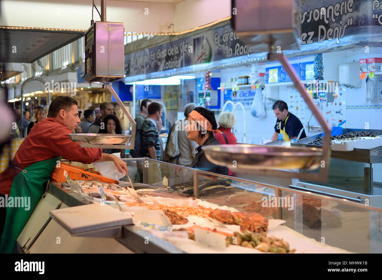 French fishmongers hi-res stock photography and images - Alamy