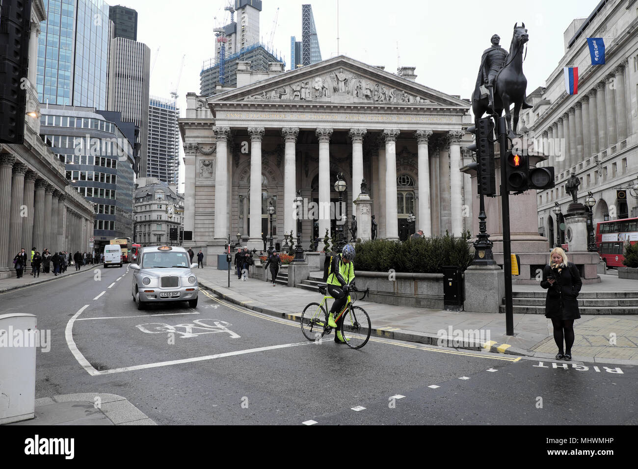 Threadneedle street london pedestrians hi-res stock photography and ...