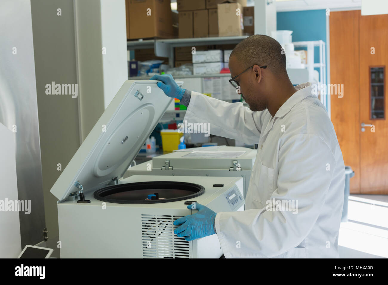 Research machine hi-res stock photography and images - Alamy
