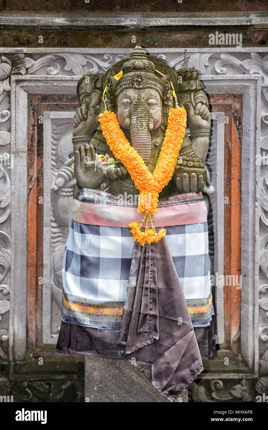 ganesh statue inside a temple close up detail Stock Photo - Alamy
