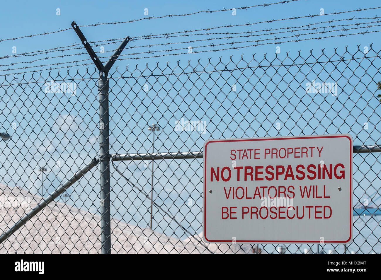 United states government property sign hi-res stock photography and ...