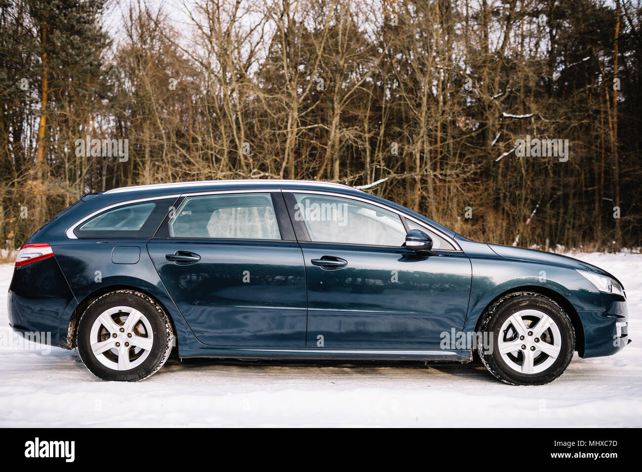 Wheel of a car without tire hi-res stock photography and images - Alamy