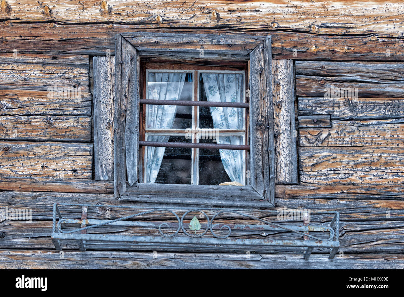 Old wood mountain cabin house window Stock Photo - Alamy