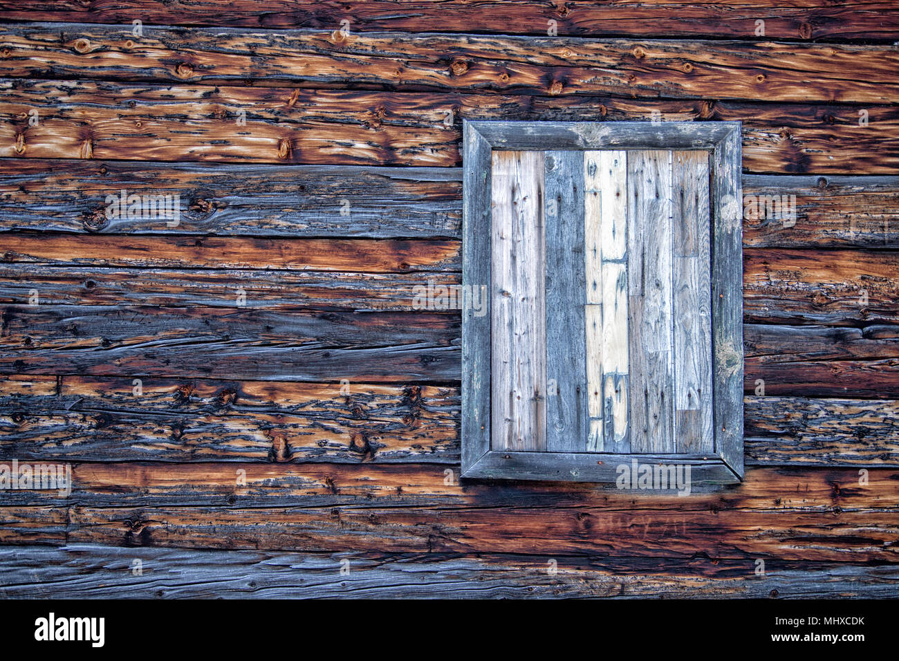 Old wood mountain cabin house window Stock Photo - Alamy