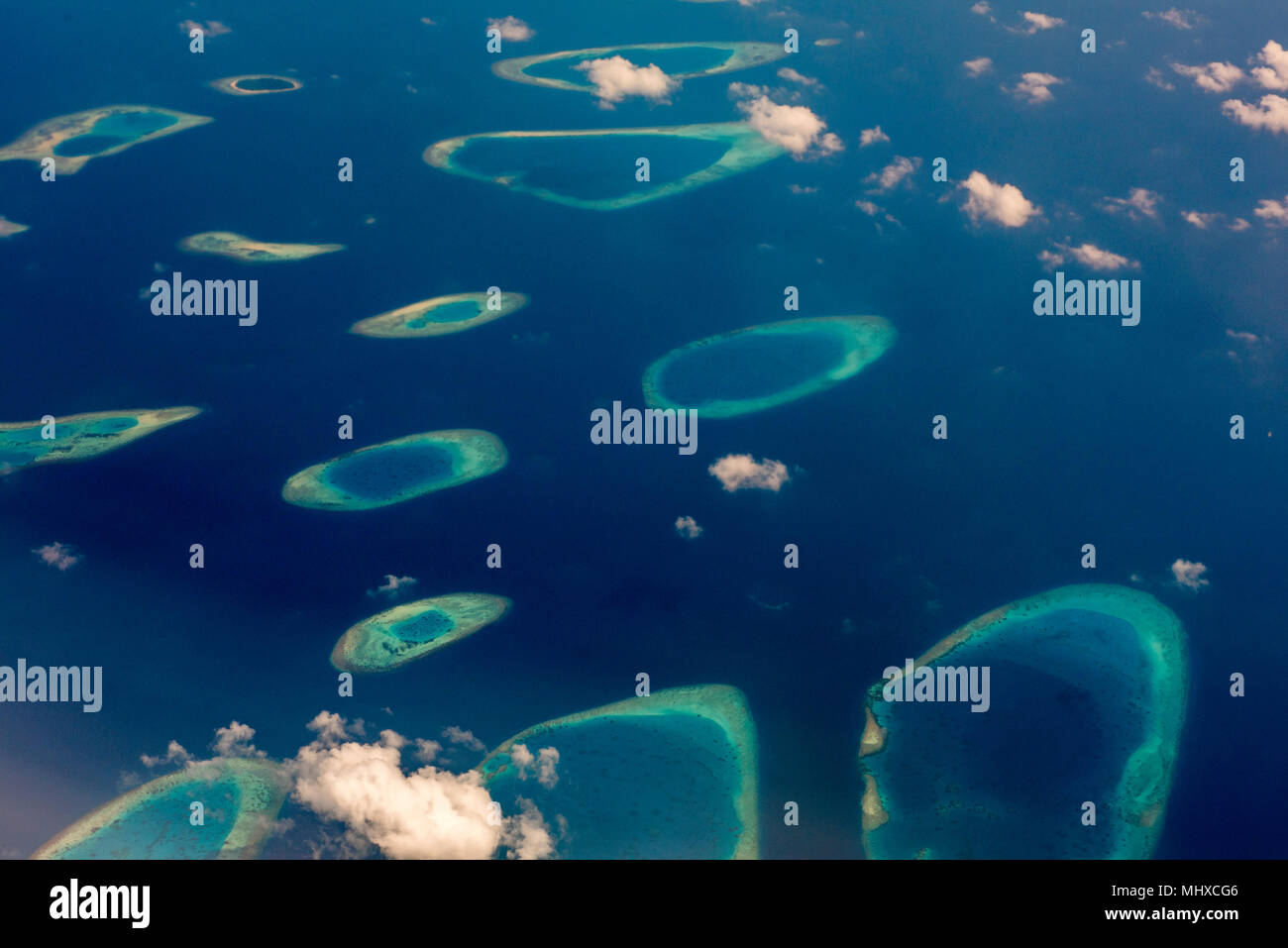 maldives aerial panorama blue water reef Stock Photo - Alamy