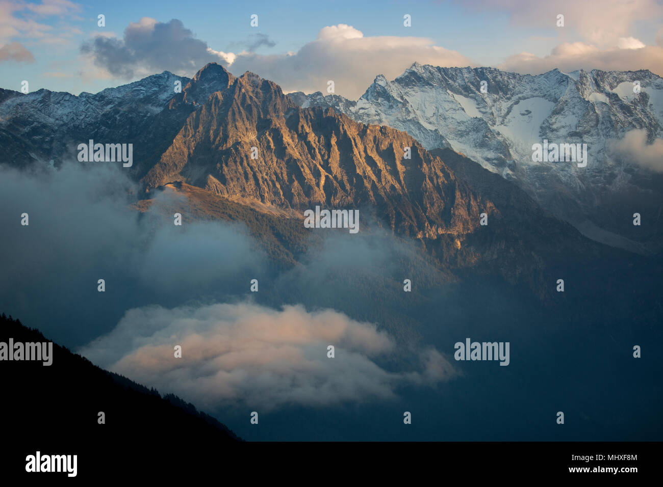 Beautiful sunset on mountain valley hi-res stock photography and images ...