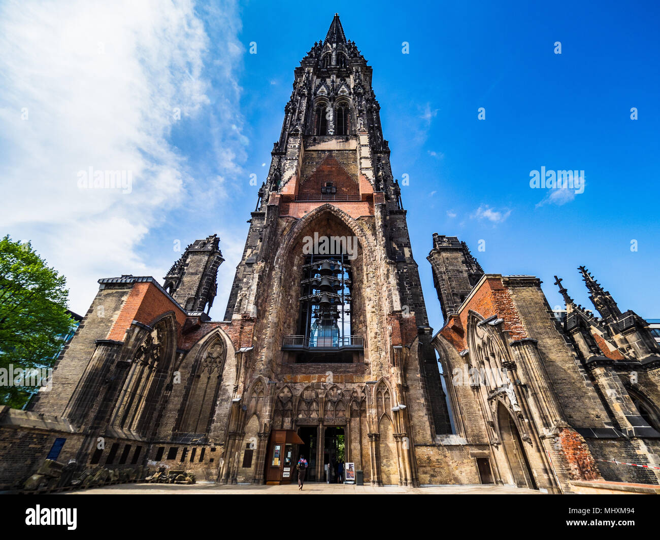 St. Nikolai Memorial Hamburg - Nikolaikirche - St Nikolai Church was ...