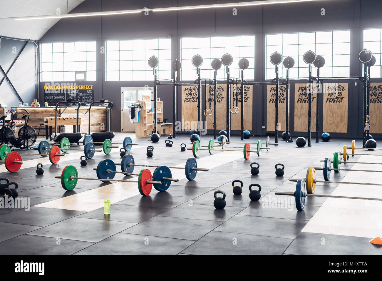 Lifting equipment hi-res stock photography and images - Alamy