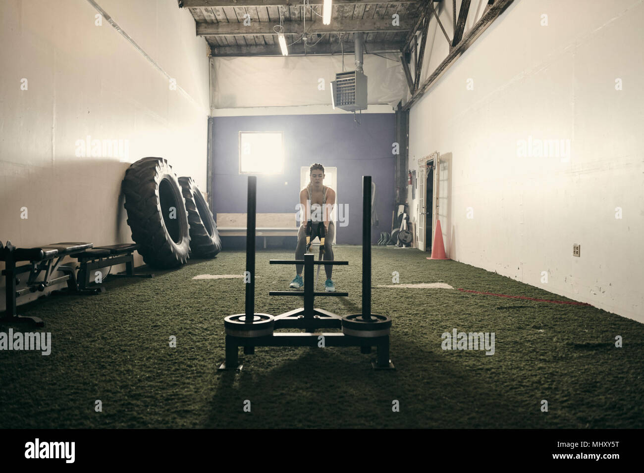 Women in gym using exercise hi-res stock photography and images - Alamy