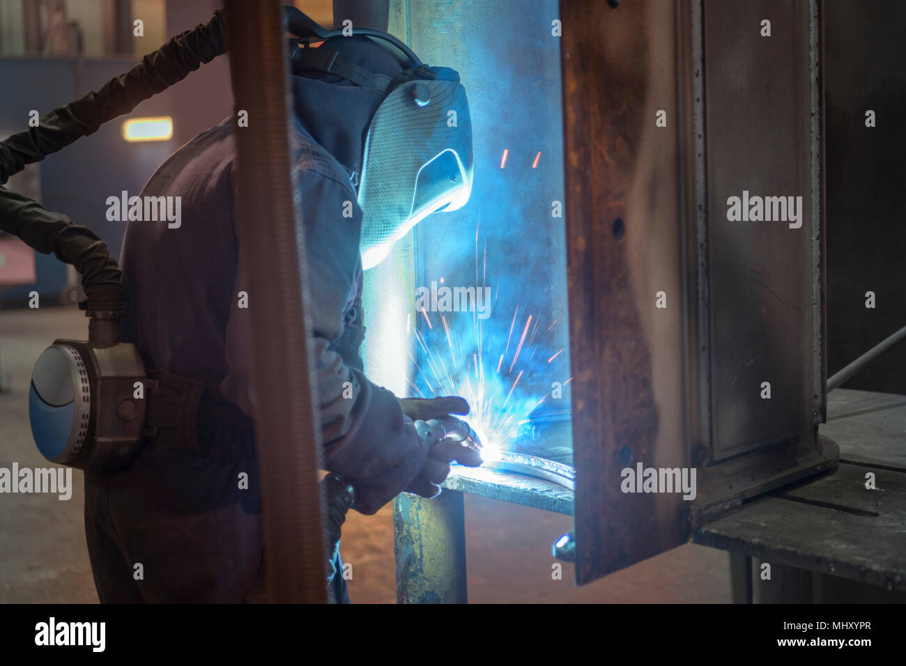 Person welding welding hi-res stock photography and images - Alamy