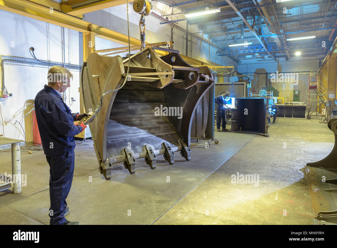 Bucket crane hi-res stock photography and images - Alamy