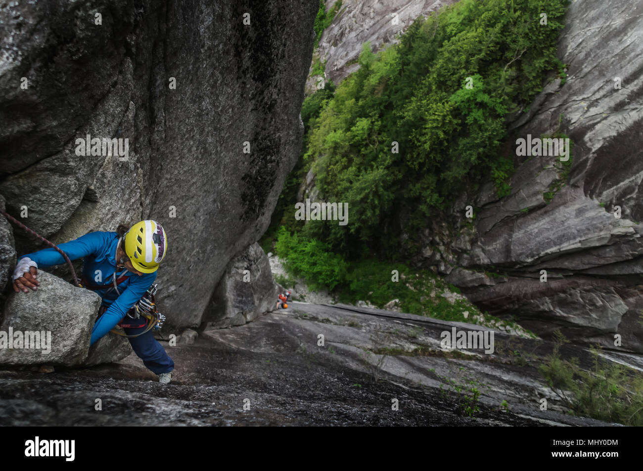 Rock climber climbing trad traditional hi-res stock photography and ...