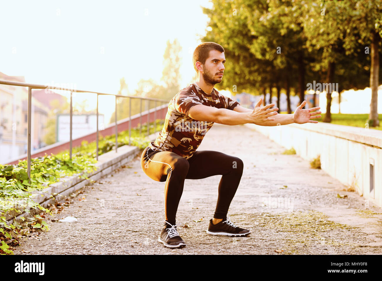 Squats hi-res stock photography and images - Alamy