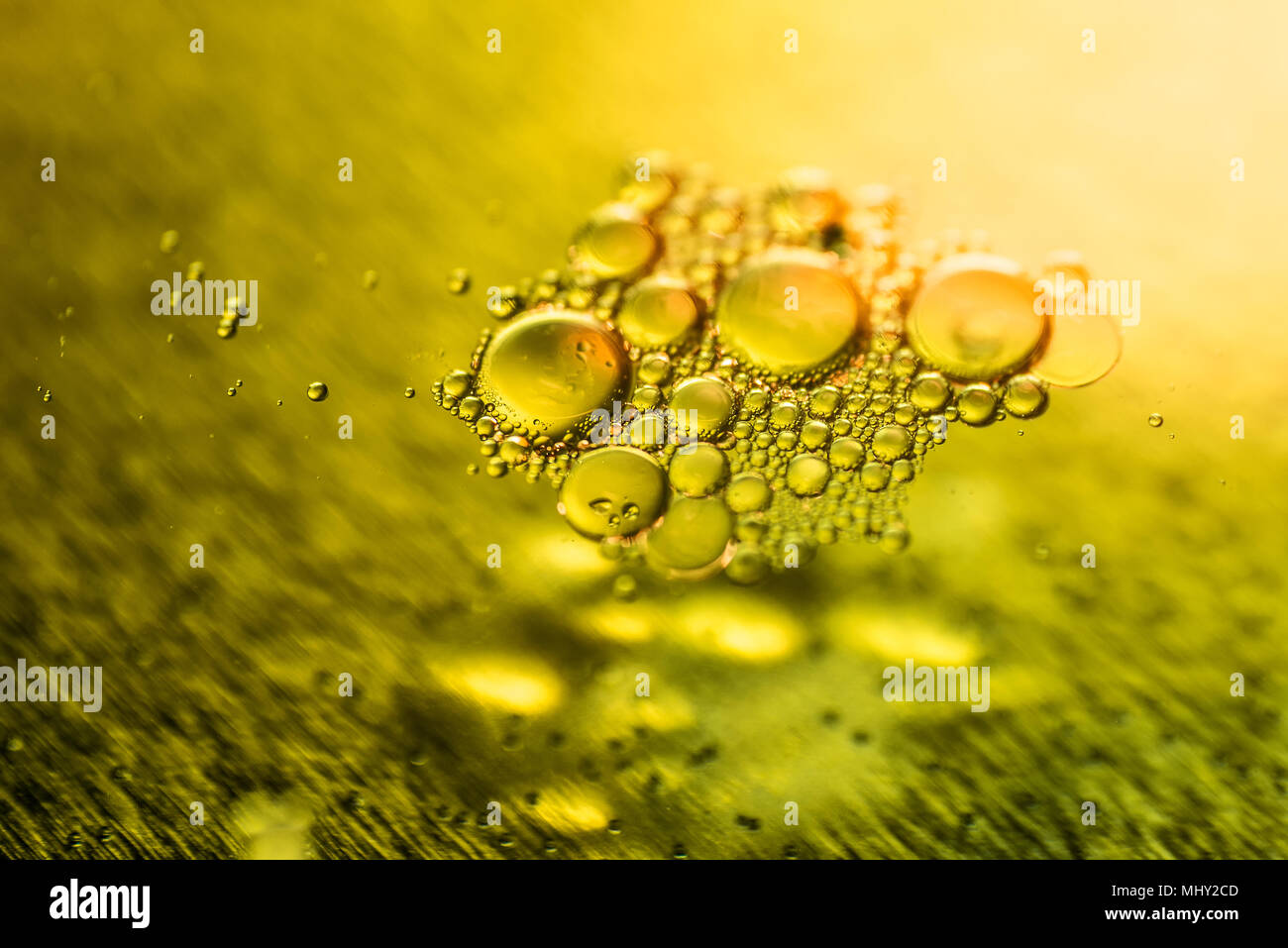 Gold liquid metal hi-res stock photography and images - Alamy
