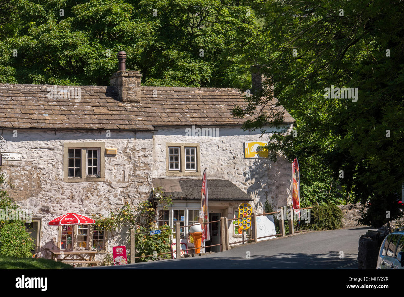 Ice cream shop england hi-res stock photography and images - Alamy