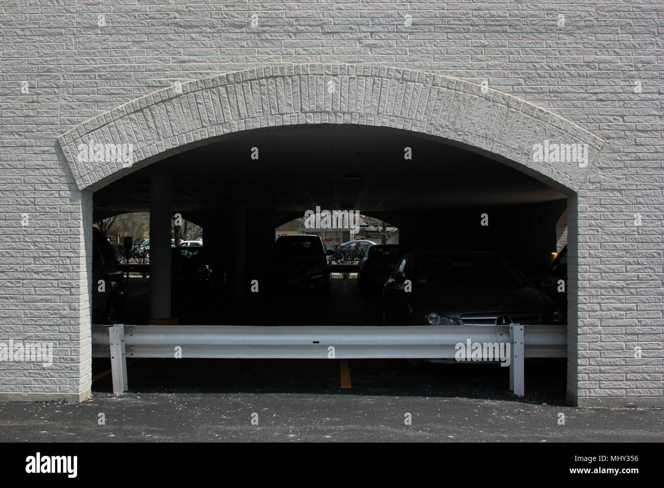 Arched soldier course hi-res stock photography and images - Alamy