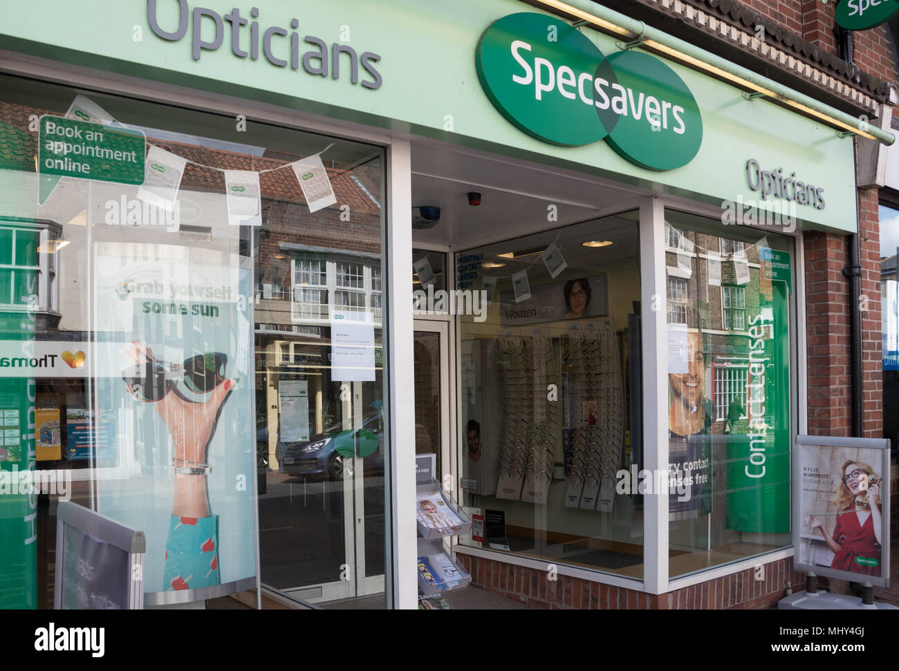 Specsavers Shop High Resolution Stock Photography and Images - Alamy