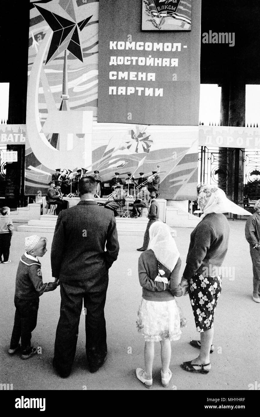 Communism propaganda family hi-res stock photography and images - Alamy