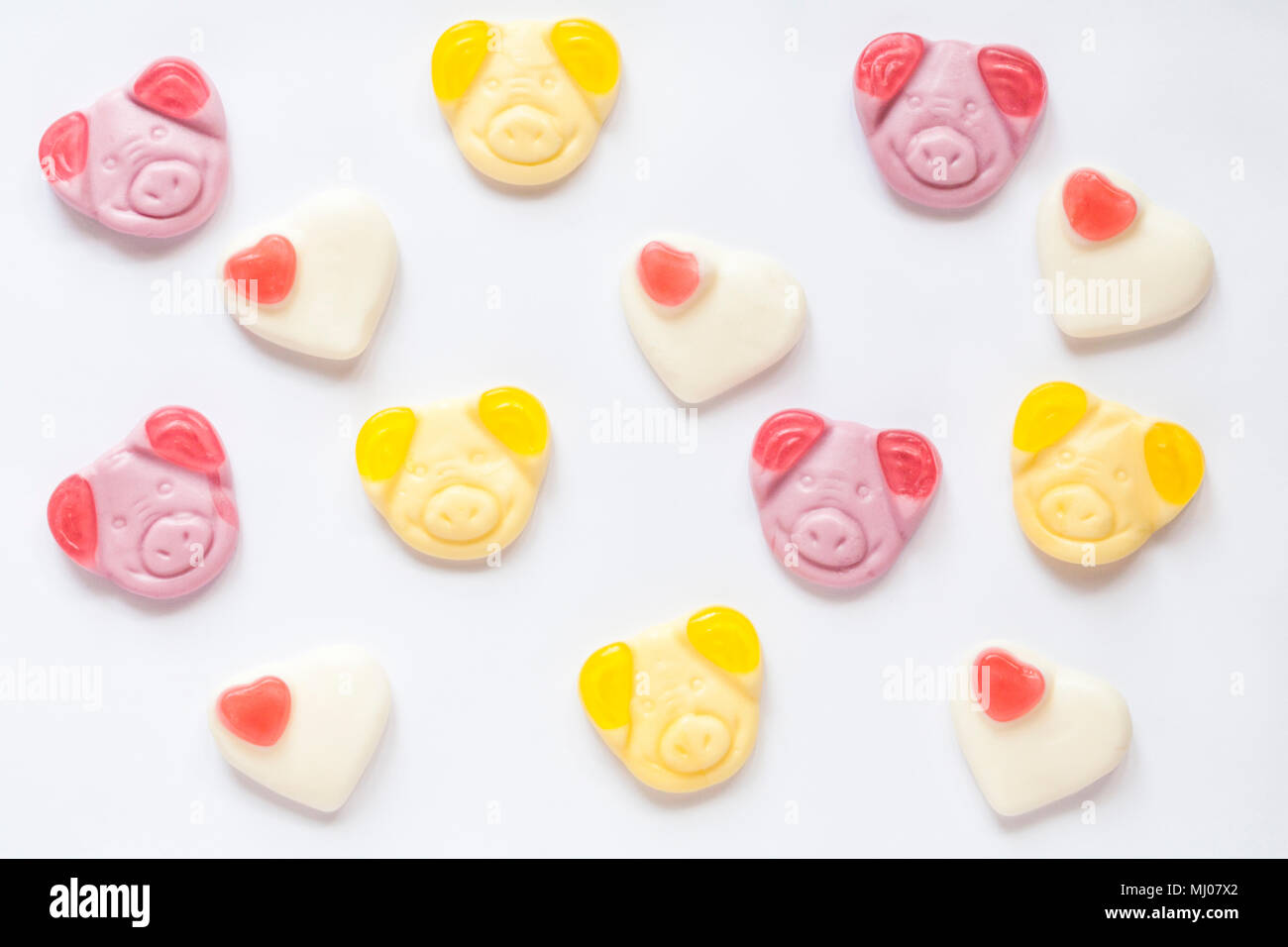 percy pig sweets congratulations percy and penny with strawberry hearts ...
