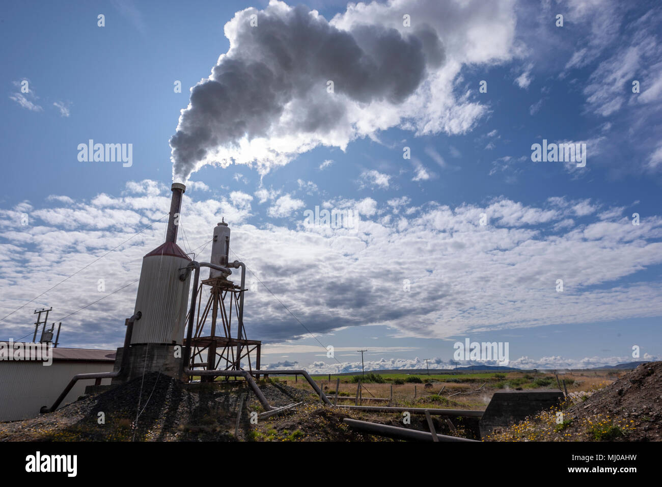 Small geothermal vapour hi-res stock photography and images - Alamy