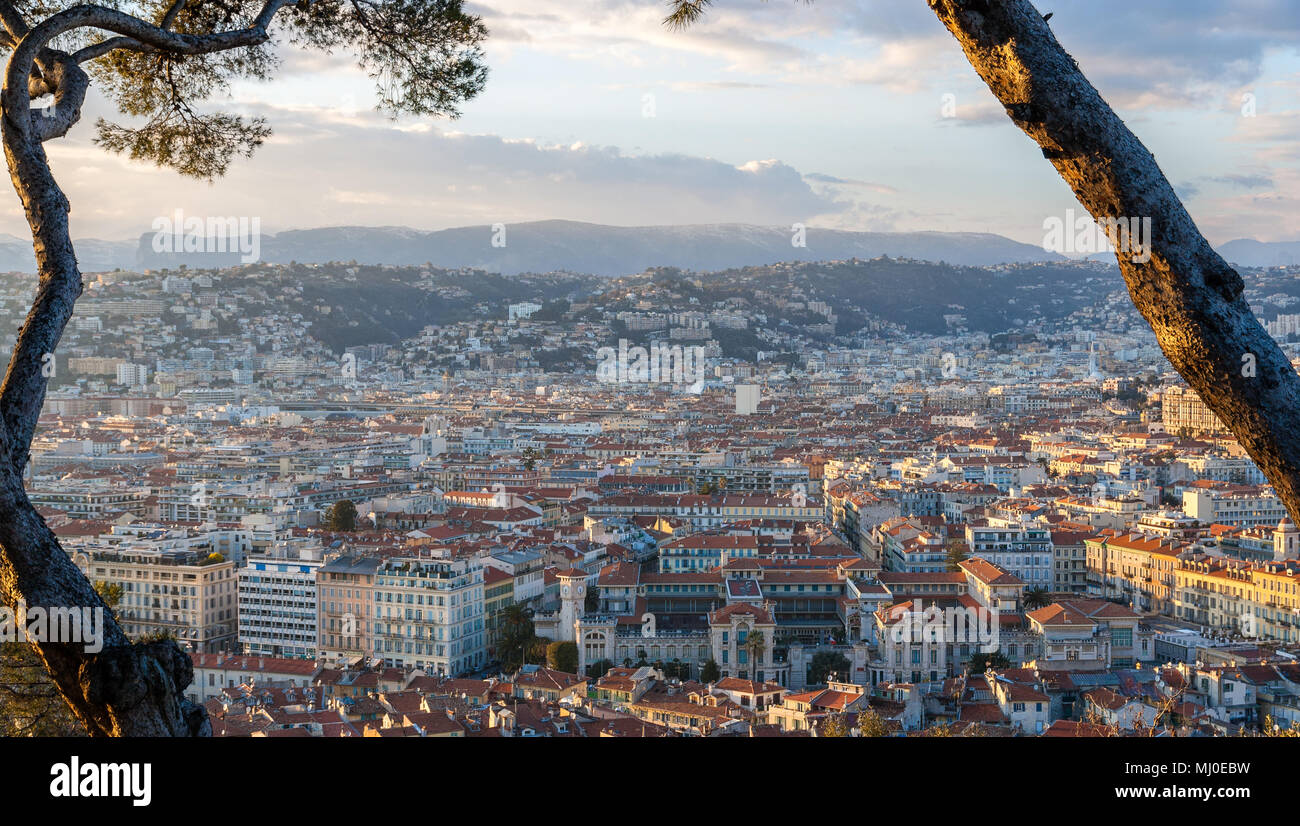 Te city skyline hi-res stock photography and images - Alamy