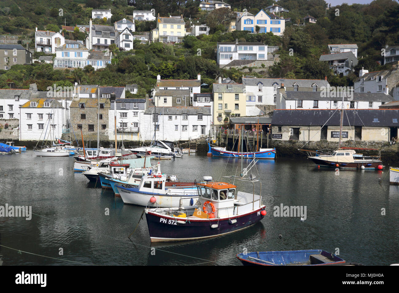 polperro harbour on the south cornwall coast Stock Photo - Alamy