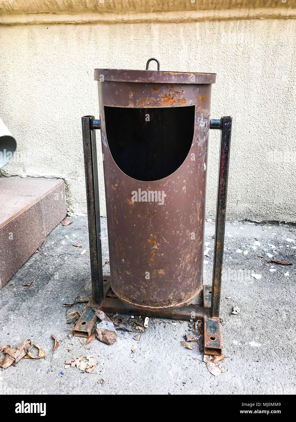 Vintage litter bin hi-res stock photography and images - Alamy