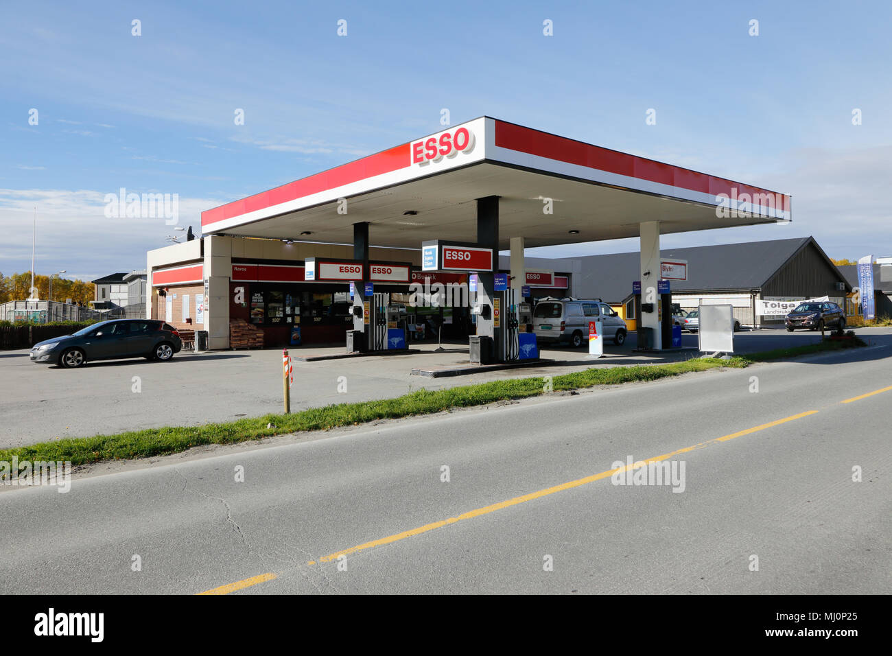 Esso service station hi-res stock photography and images - Alamy