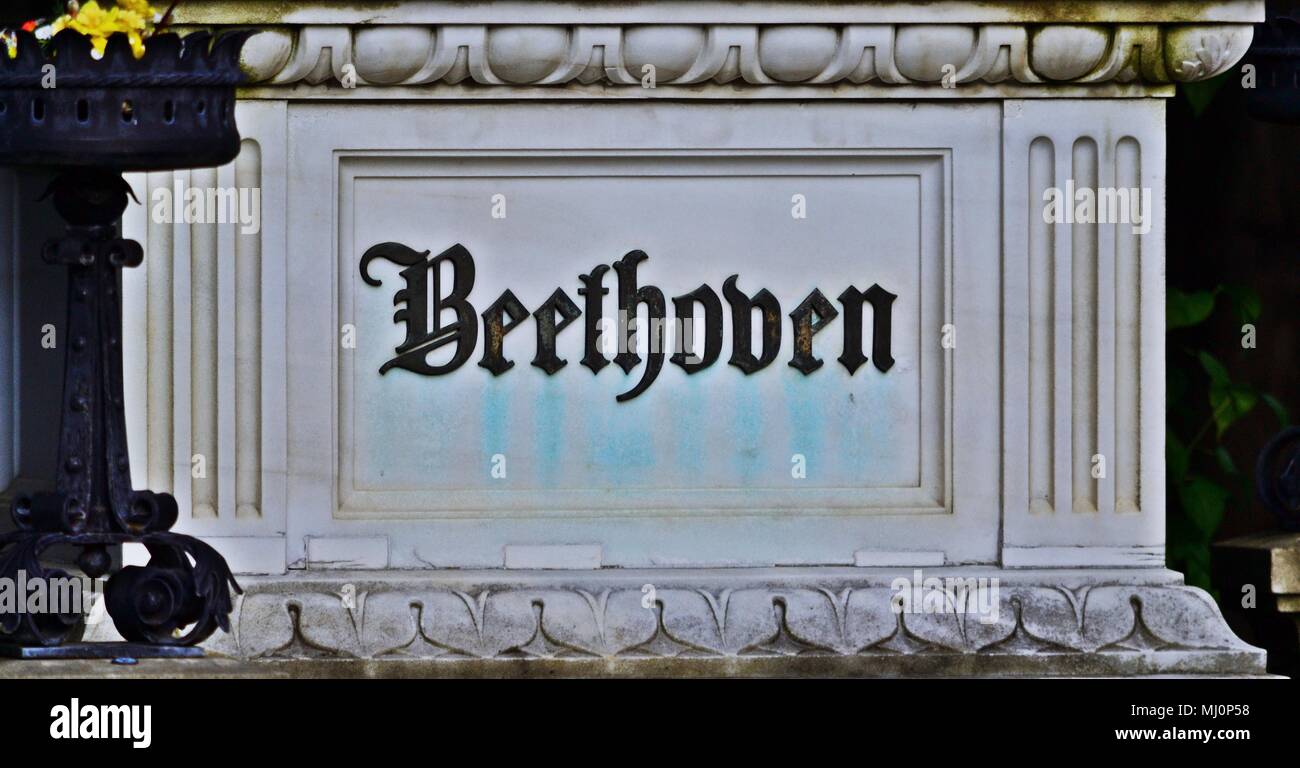 Beethovens grave hi-res stock photography and images - Alamy