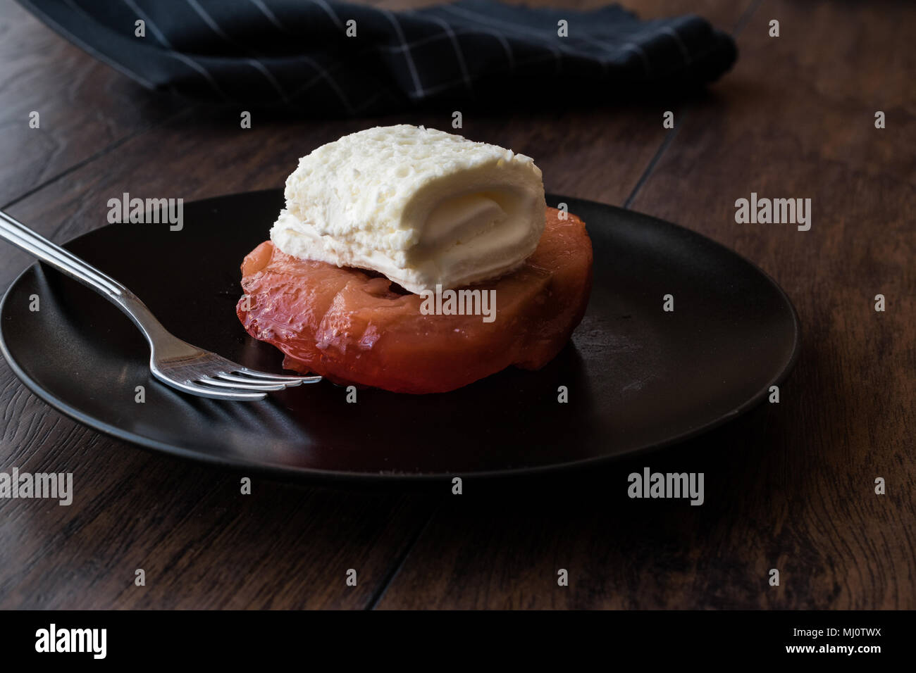 Avya tatlisi is a dessert from Turkish cuisine that is made with quince ...