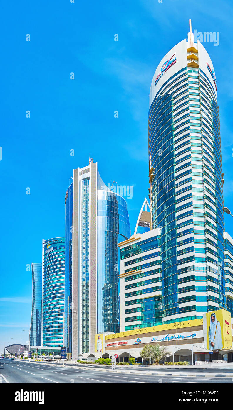 Qatar doha al corniche street hi-res stock photography and images - Alamy